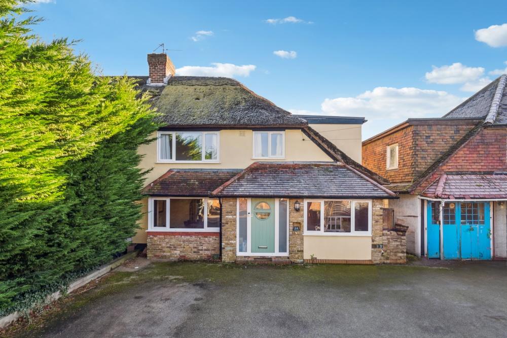 The Poynings, Iver SL0 3 bed semi-detached house for sale - £750,000