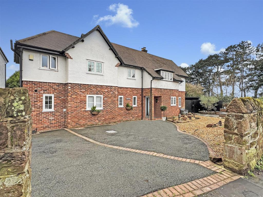 Gayton Road, Heswall, Wirral 5 bed detached house - £800,000