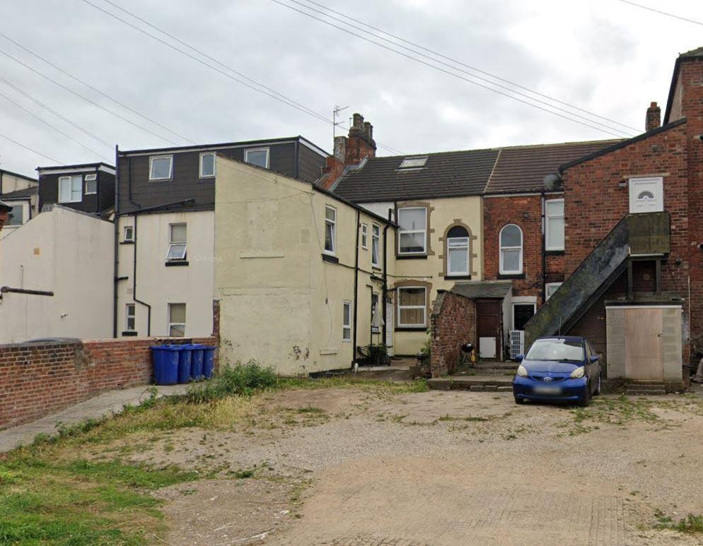 Dodworth Road, Barnsley 6 bed terraced house - £250,000