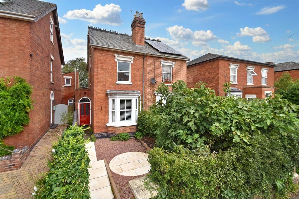 Bromyard Road, Worcester WR2 3 bed semi-detached house - £325,000