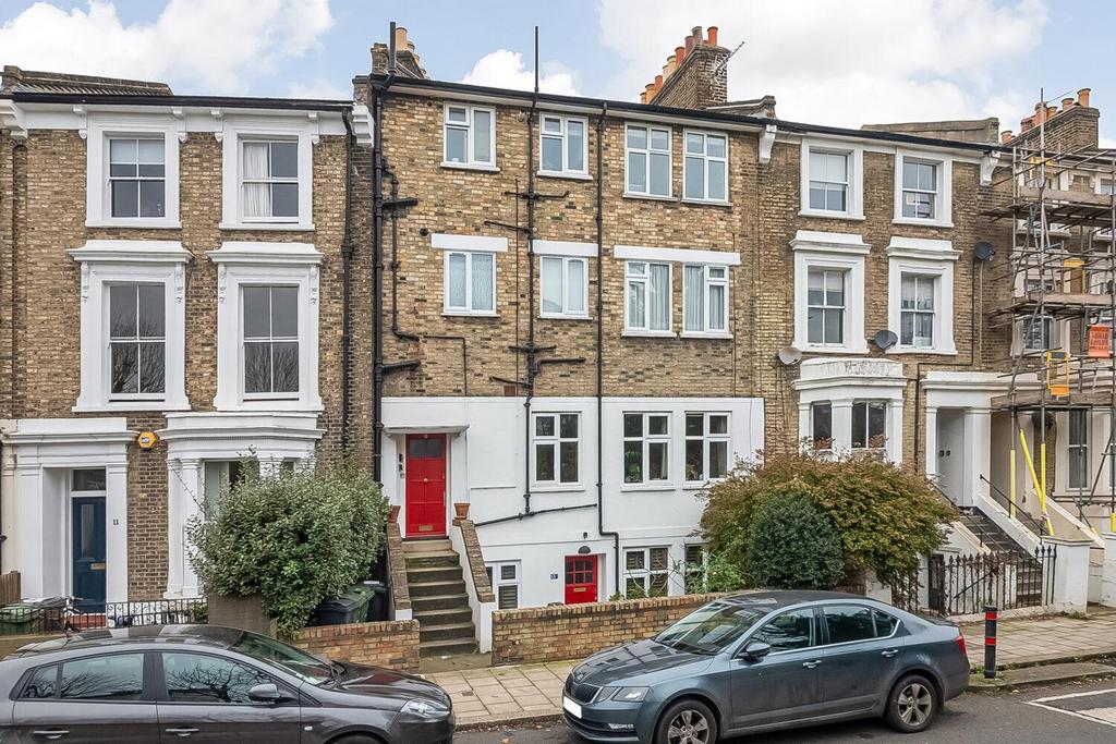 Park Hall Road, London, SE21 1 bed apartment - £365,000