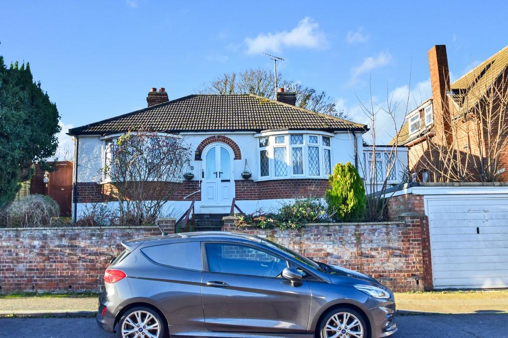 Lancelot Avenue, Strood, Rochester, ME2 2 bed detached bungalow for ...