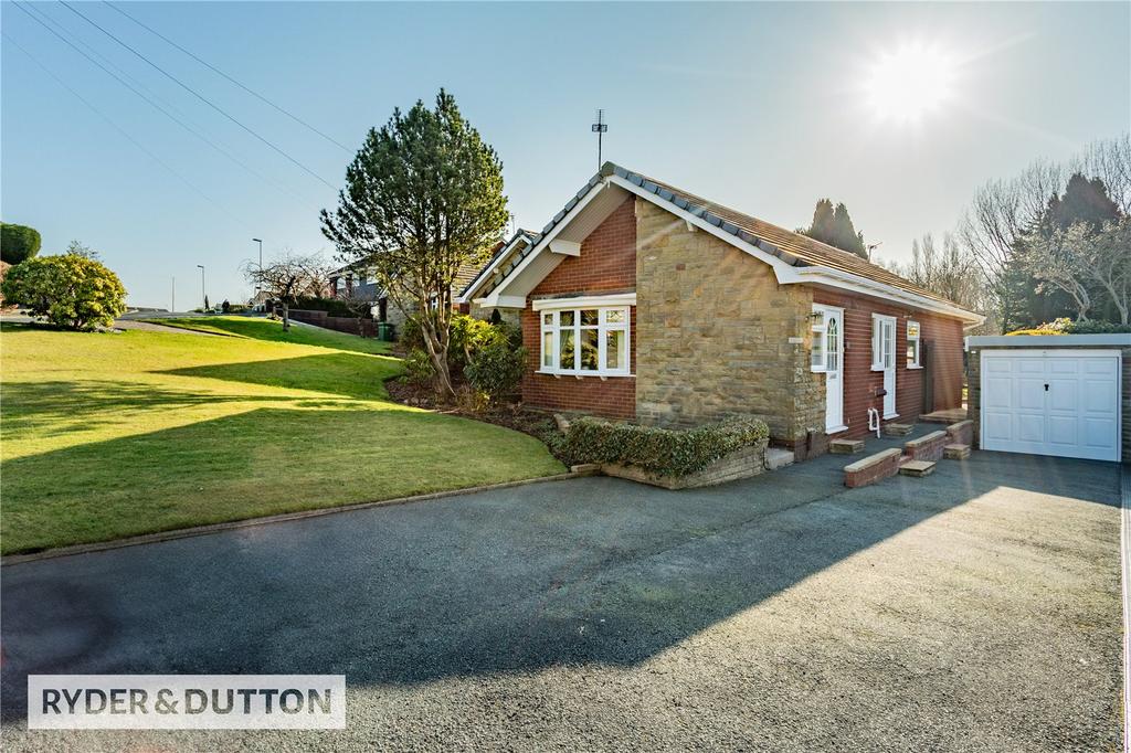 Chiltern Drive, Royton, Oldham... 3 bed detached bungalow - £359,950