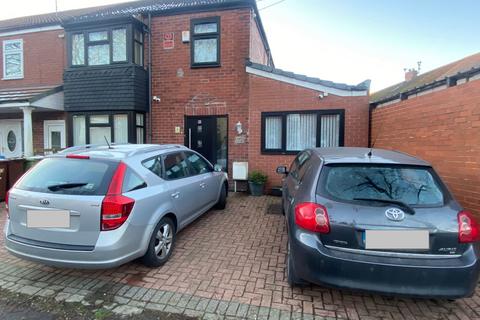 Ferndale Close, Oldham OL4 4 bed semi-detached house - £285,000