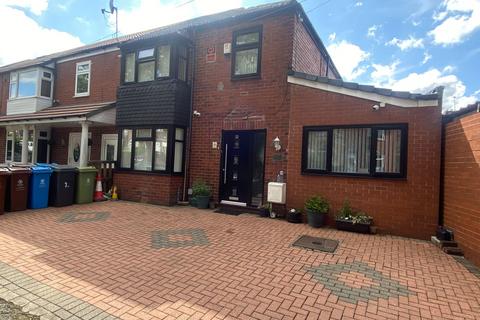Ferndale Close, Oldham OL4 4 bed semi-detached house - £285,000