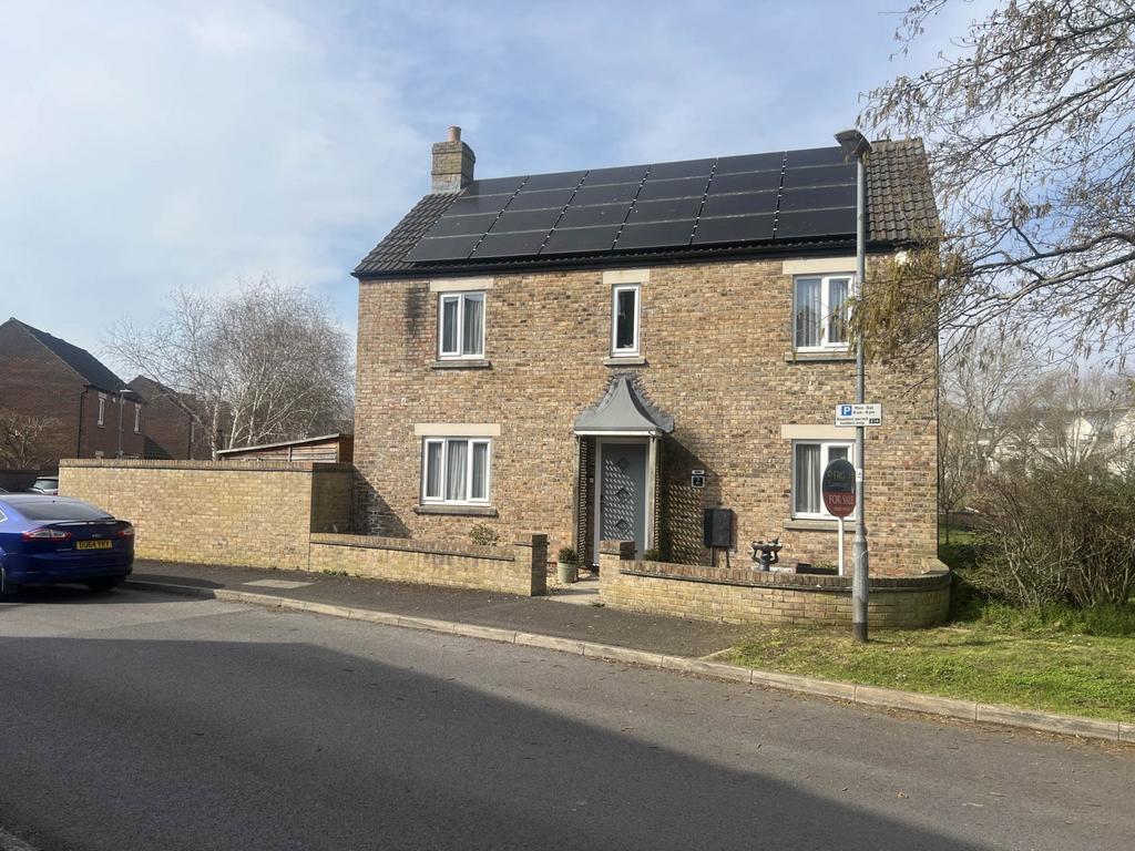 Priory Park, Taunton TA1 4 bed detached house - £350,000
