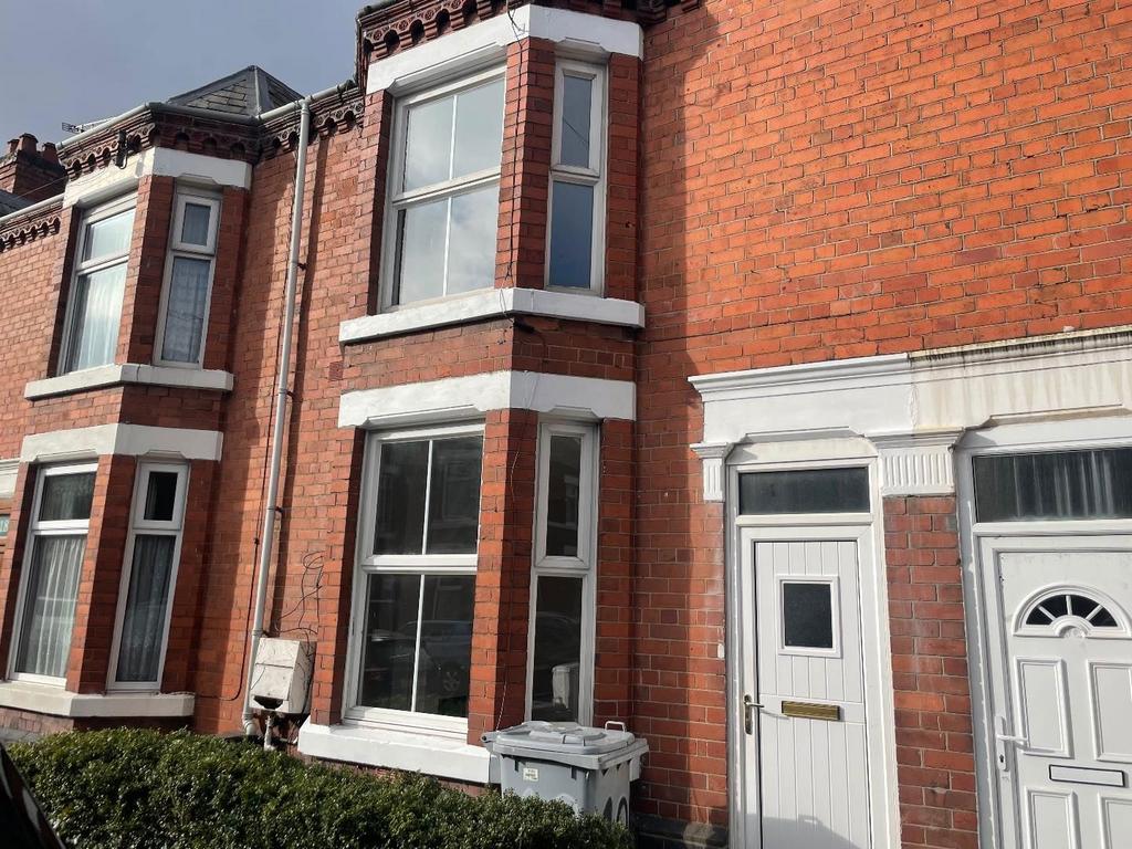 Ernest Street, Crewe, Cheshire, CW2 6JF 3 bed terraced house - £125,000