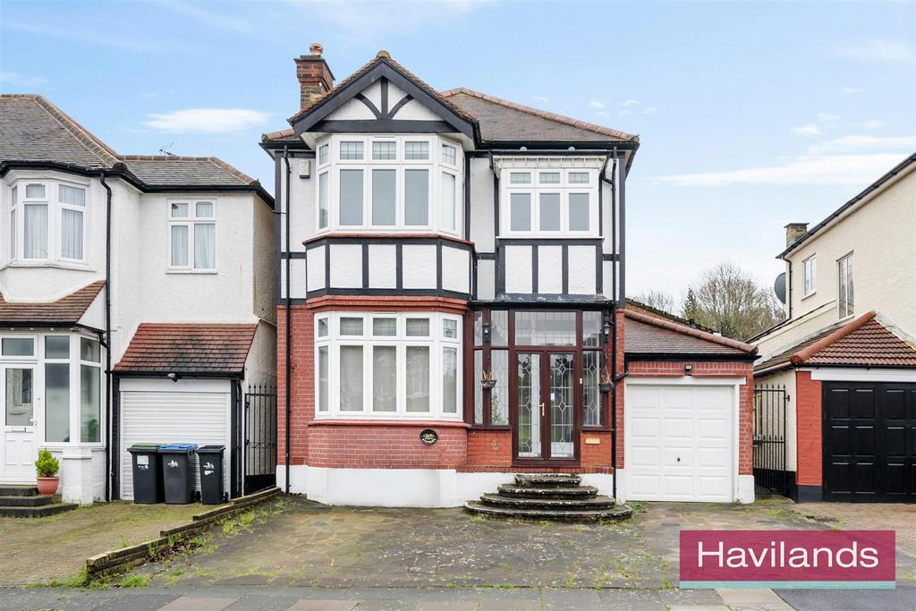 Wynchgate, London 3 bed detached house - £3,500 pcm (£808 pw)