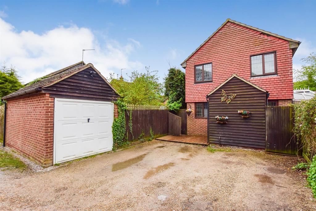 Alderbury Lea, Bicknacre 4 bed detached house - £350,000