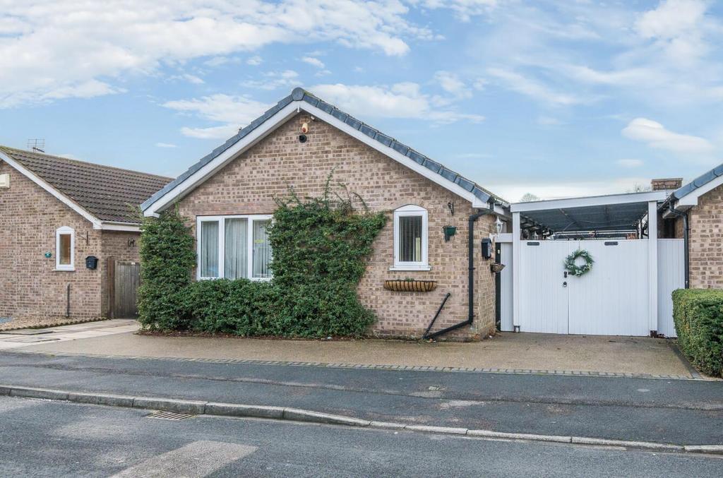 Sycamore Road, Barlby, Selby 2 bed detached bungalow for sale - £249,950