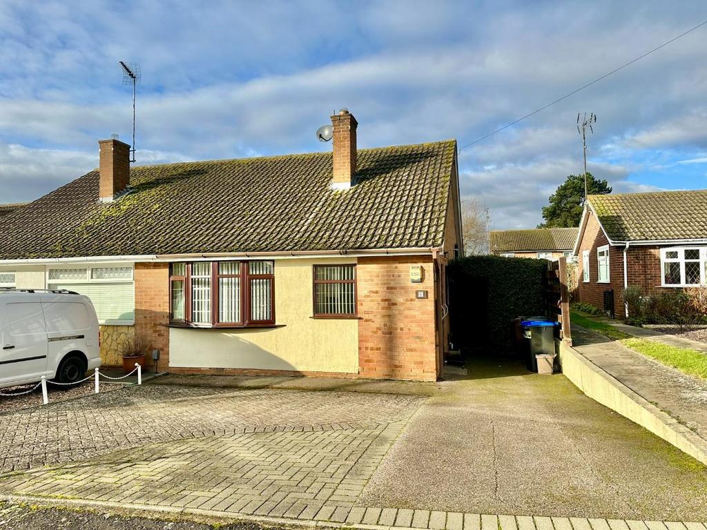 Harrow Way, Kingsthorpe, Northampton NN2 2 bed semi-detached bungalow ...