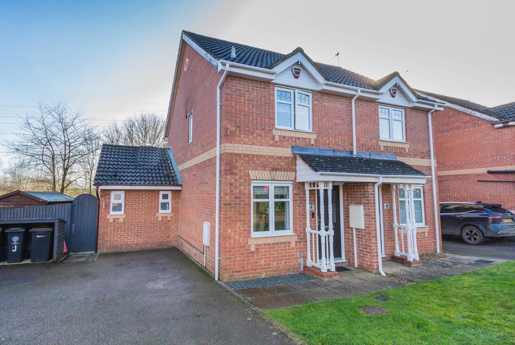 Ryehill Close, Wellingborough NN9 2 bed semi-detached house for sale ...