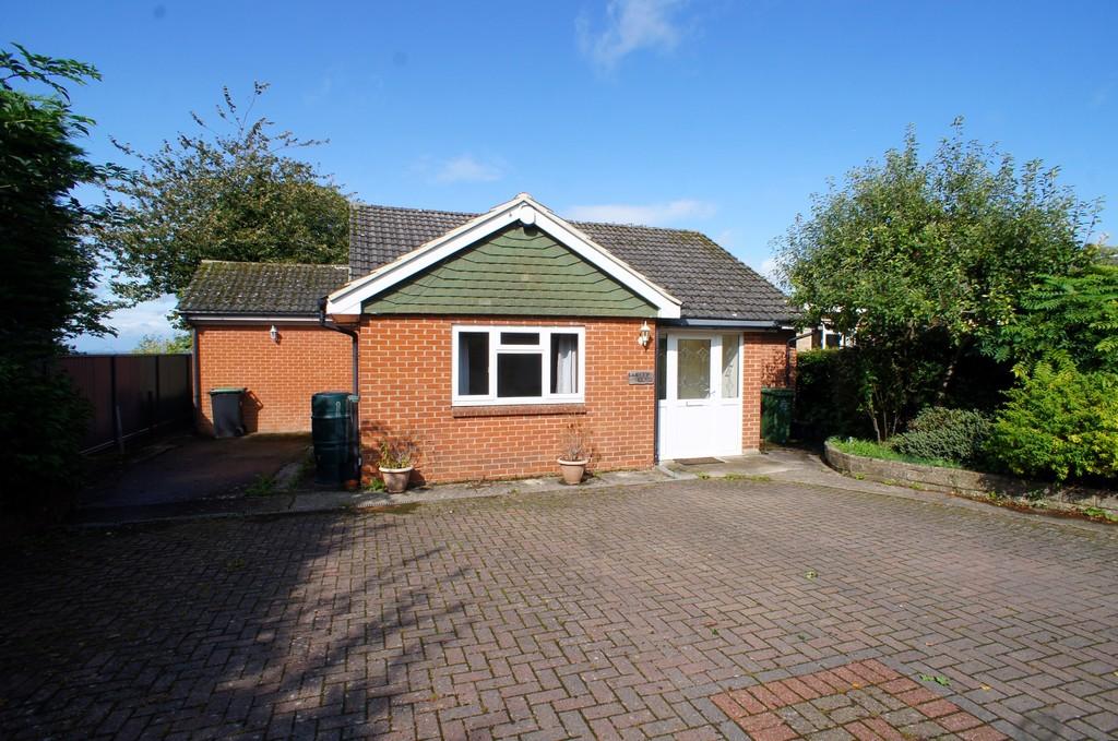 Rope Yard, Swindon SN4 3 bed detached bungalow - £1,600 pcm (£369 pw)