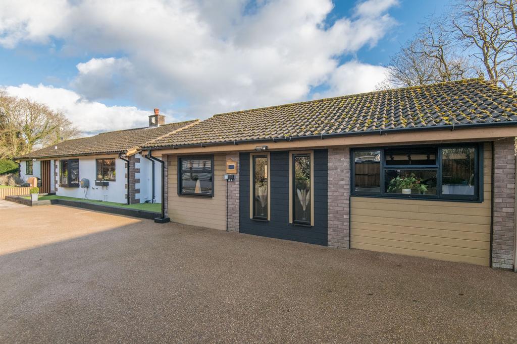 Rewe, Exeter EX5 4 bed bungalow - £800,000