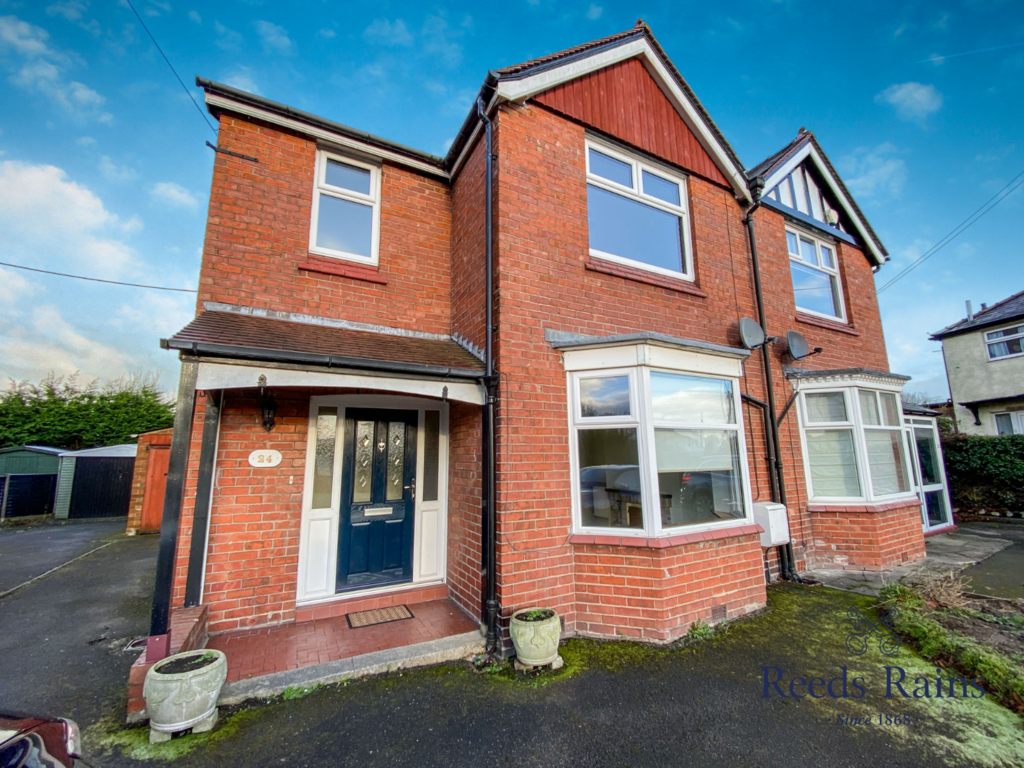 Middlewich Road, Crewe CW4 3 bed semi-detached house - £1,300 pcm (£300 pw)