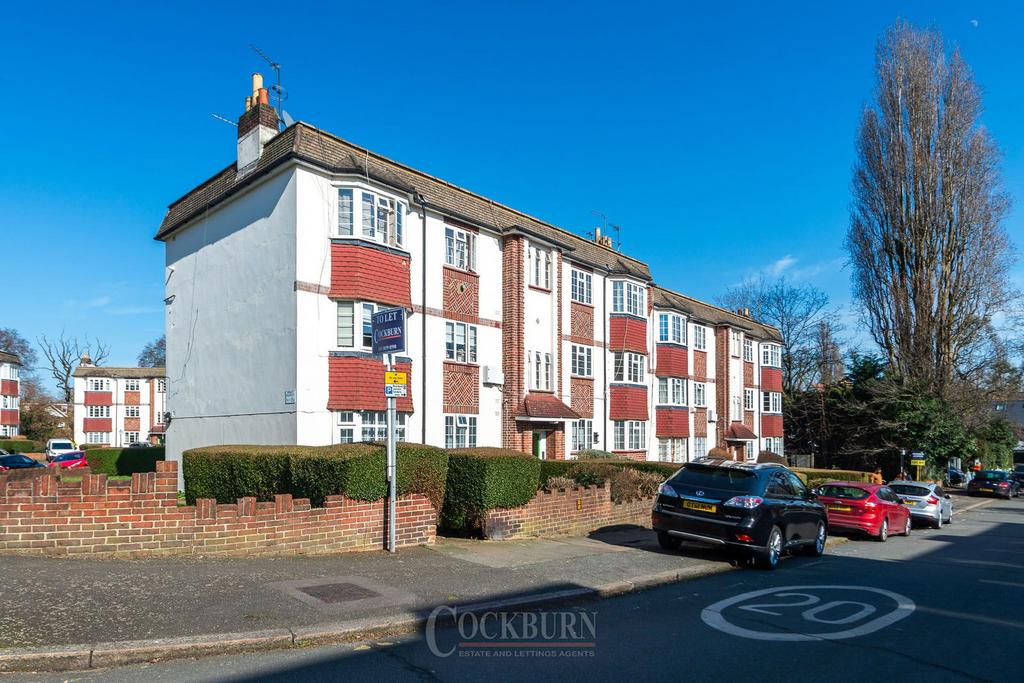 Amblecote Road, Grove Park, SE12 2 bed flat - £275,000