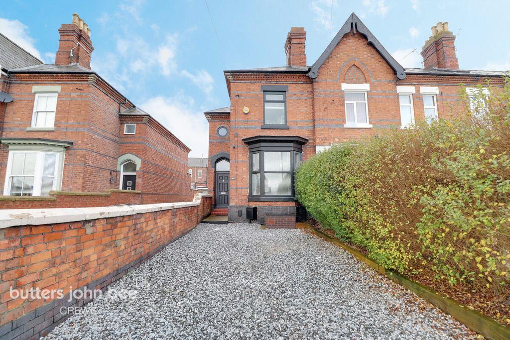 Henry Street, Crewe 2 bed end of terrace house for sale - £170,000