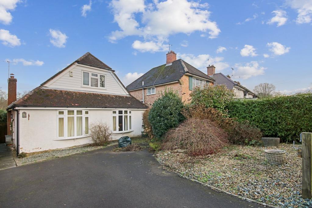 Maypole Road, Ashurst Wood, RH19 3 bed detached house - £525,000