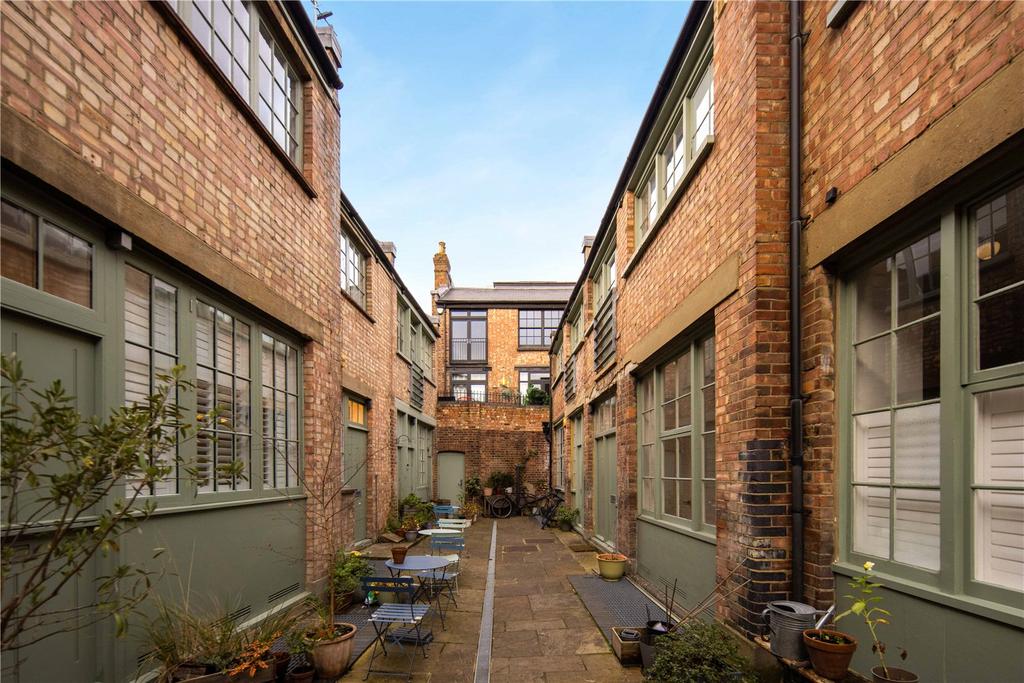 Temple Yard, Bethnal Green, London, E2 2 bed house for sale - £750,000