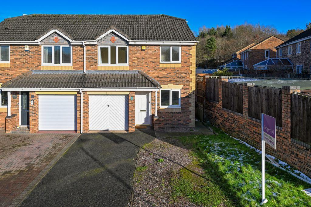 Reynolds Drive, Oakengates, TF2 3 bed semi-detached house - £210,000