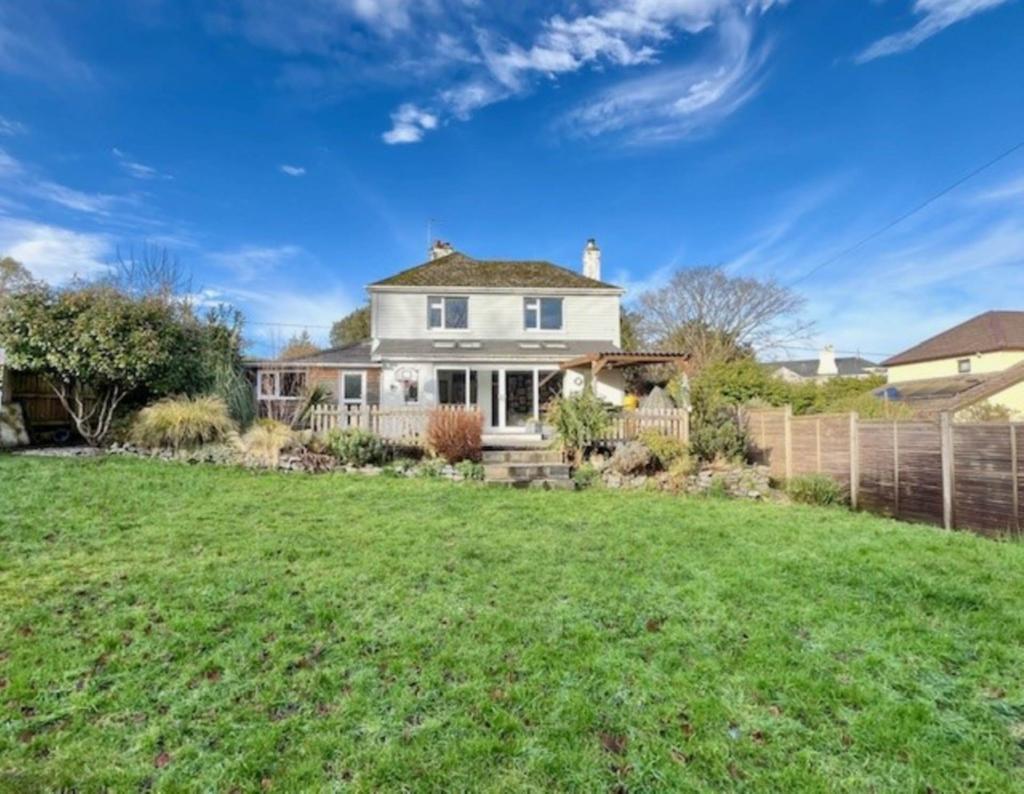Bossell Road, Buckfastleigh TQ11 4 bed detached house for sale - £535,000