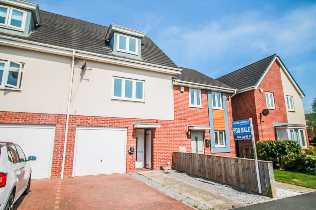 Rockingham Drive, Teal Farm, Washington 3 bed townhouse for sale - £200,000