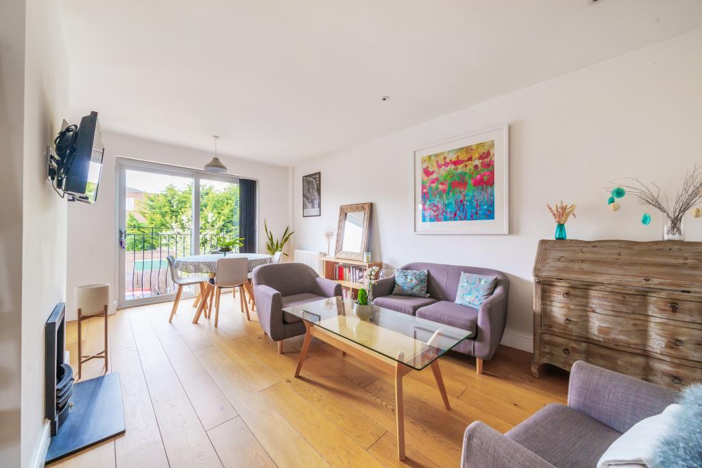 Stanmore Gardens, Richmond, TW9 2 bed maisonette - £2,500 pcm (£577 pw)