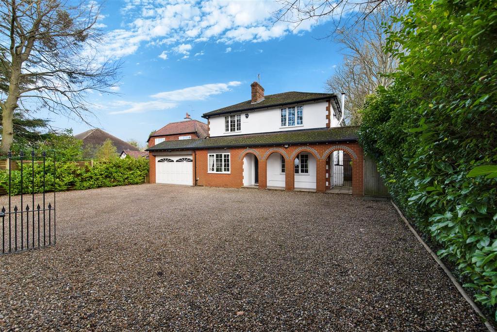 Sutton Lane, Banstead 4 bed detached house for sale - £950,000