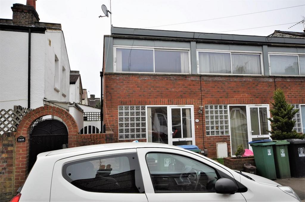 Acme Road, Watford WD24 1 bed end of terrace house - £1,000 pcm (£231 pw)