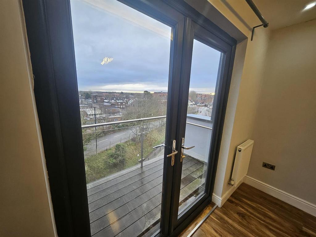 Station Road, Ashford 1 bed flat - £1,450 pcm (£335 pw)