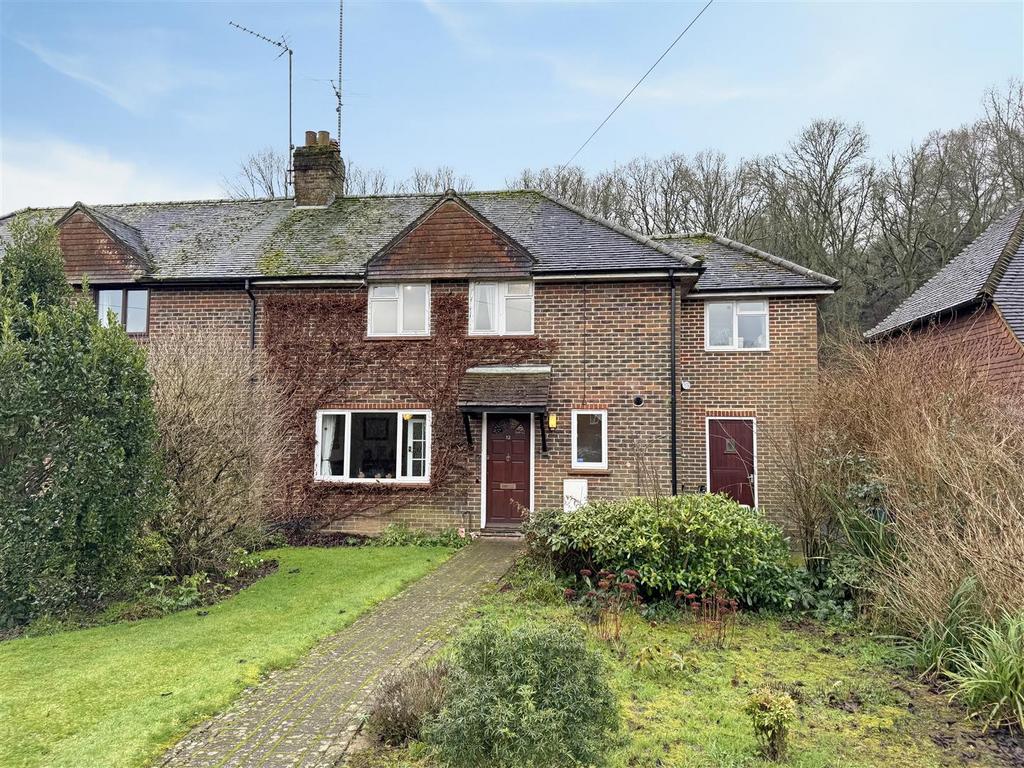 Hascombe *NO ONWARD CHAIN* 3 bed semi-detached house for sale - £550,000