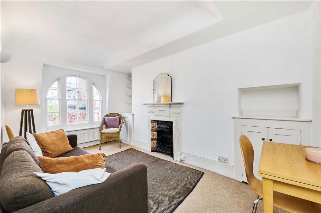 Hanson Street, London W1W 1 bed flat - £2,249 pcm (£519 pw)