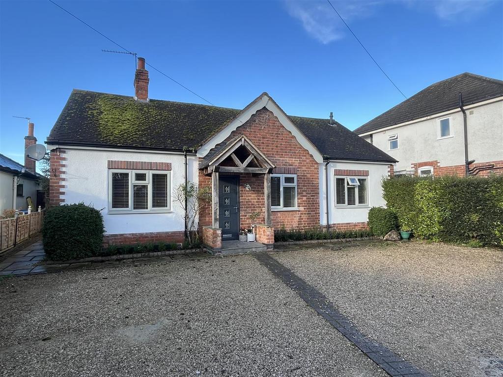 Bitham Lane, Stretton DE13 4 bed detached bungalow for sale - £465,000