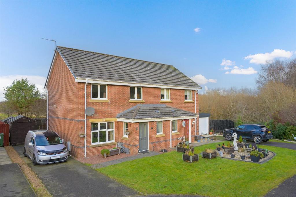 Mallace Avenue, Armadale EH48 3 bed semi-detached house - £199,500