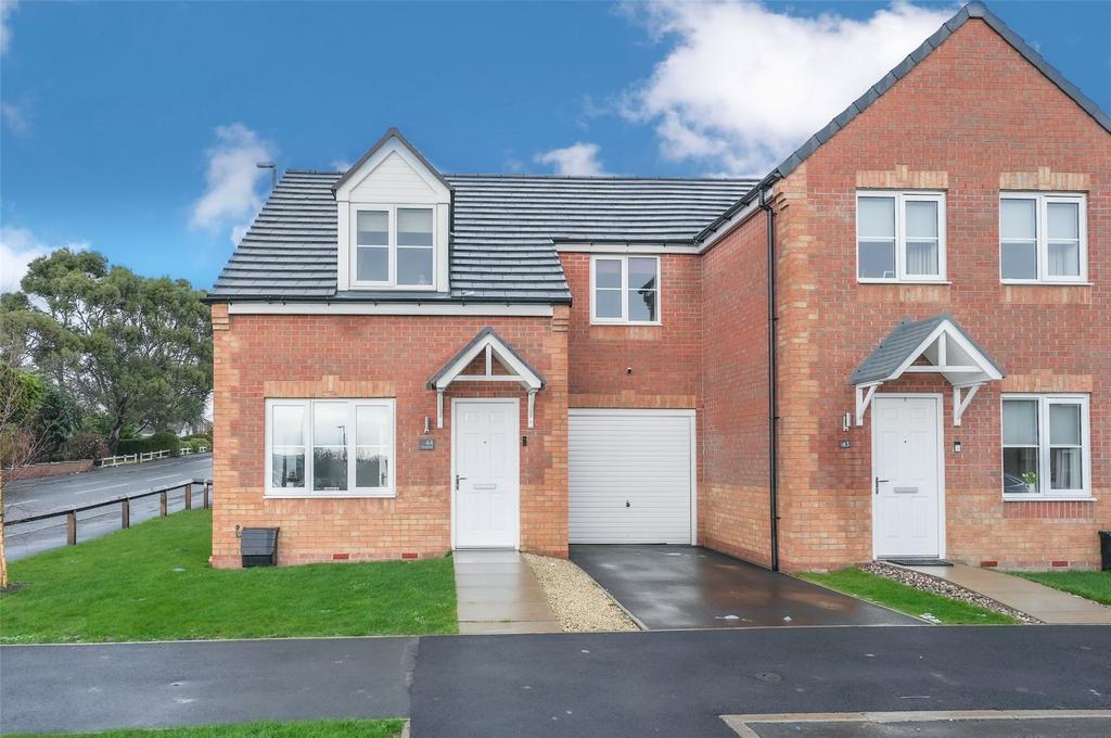 Cuthbert Park, Birtley, DH3 3 bed semi-detached house - £200,000