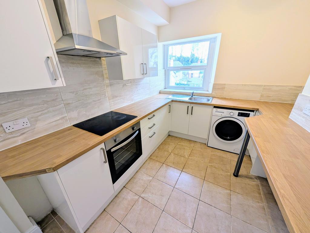 Clytha Square, Newport, 2 bed apartment - £800 pcm (£185 pw)