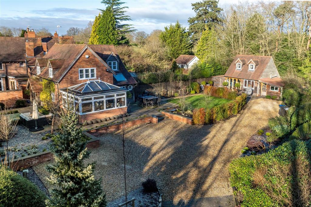 Pinley Green, Nr Claverdon 3 bed cottage - £965,000