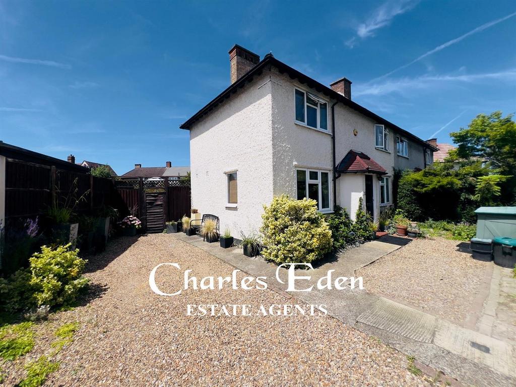 Upper Elmers End Road, Beckenham BR3 3 bed semi-detached house - £535,000