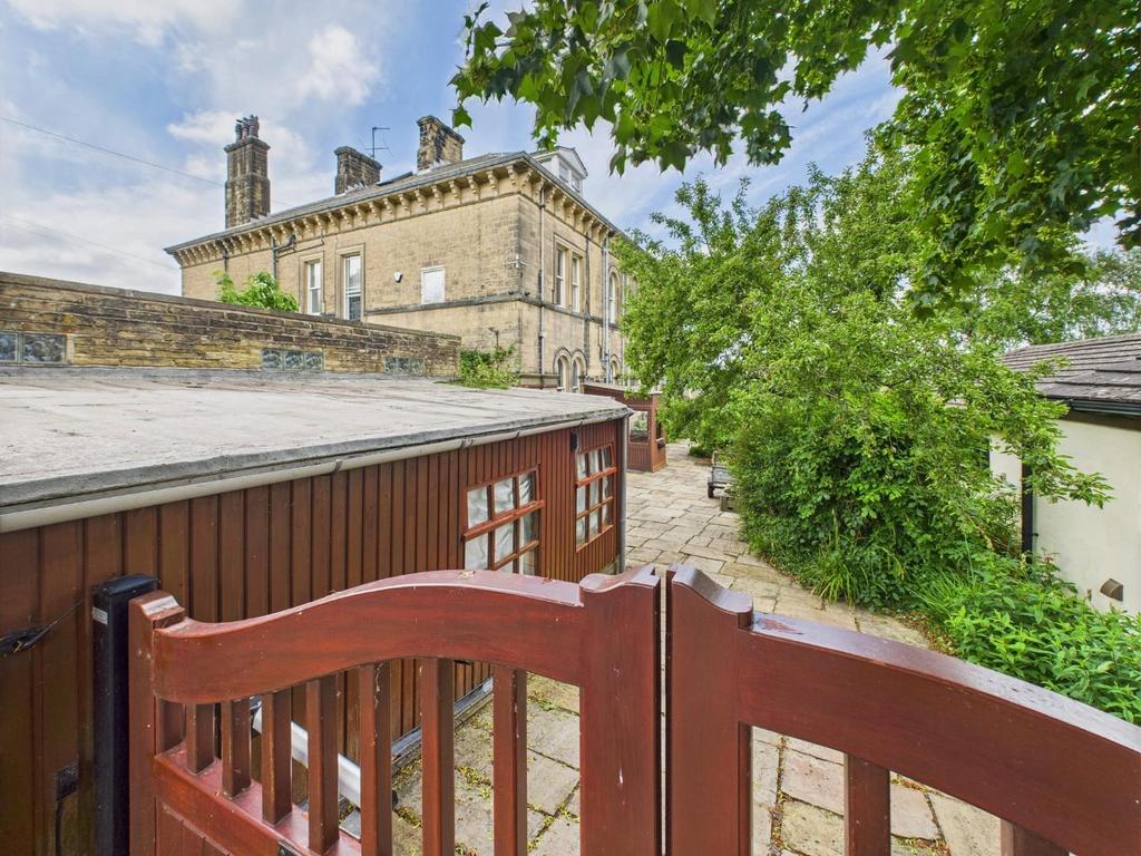 Langley Road, Bingley, BD16 4AB 5 bed semi-detached house for sale - £ ...
