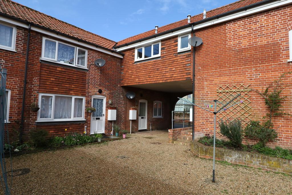 Cider Court, Banham 2 bed end of terrace house - £750 pcm (£173 pw)