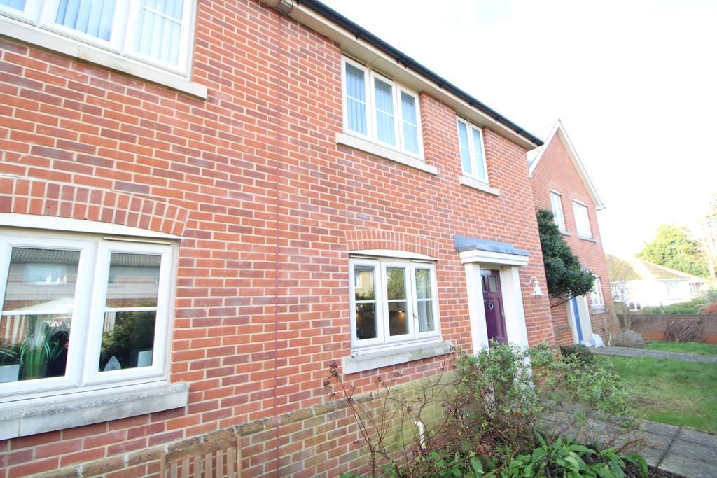 Nelson Close, Wivenhoe, Colchester 3 bed semi-detached house to rent ... Nelson Close, Wivenhoe, Colchester 3 bed semi-detached house to rent ...