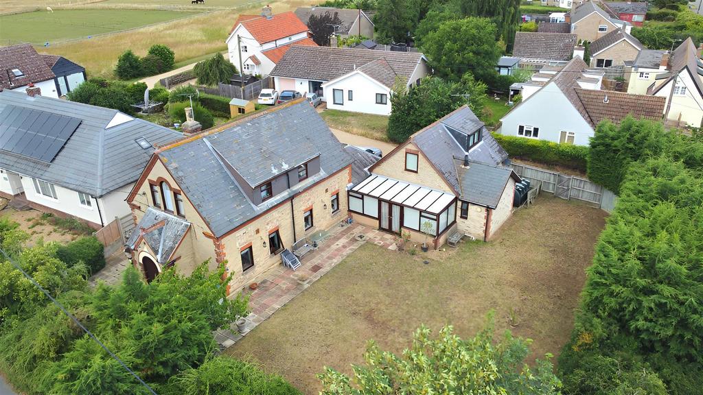 Fordham Road, Freckenham, Suffolk 5 bed detached house - £475,000