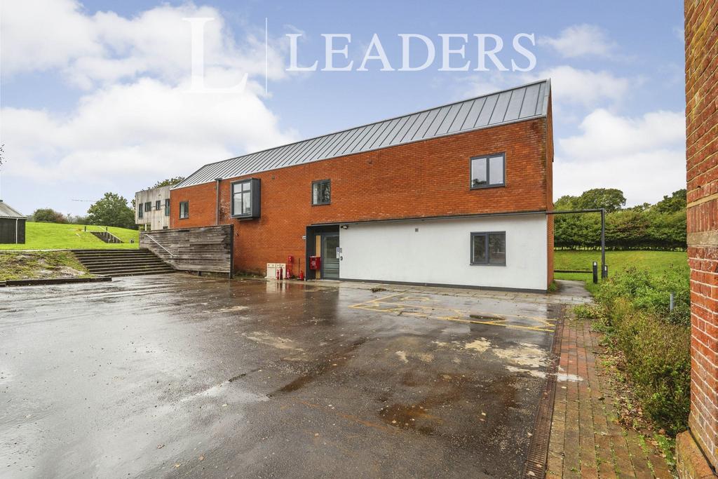 The Studio, Ringwood Road SO40 2 bed apartment to rent - £1,400 pcm (£ ...