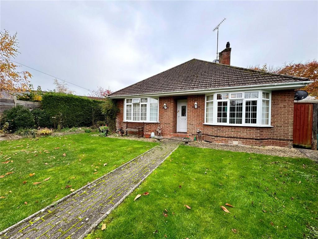 Candown Road, Tilshead, Salisbury... 3 bed bungalow for sale - £415,000