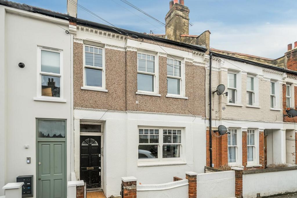 Coverton Road, Tooting 2 bed flat - £550,000