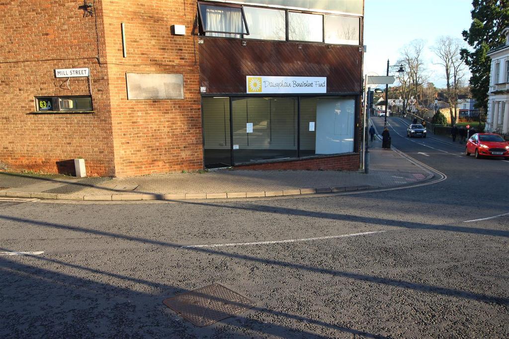 Bridge St, Evesham Retail property (high street) - £650 pcm (£150 pw)