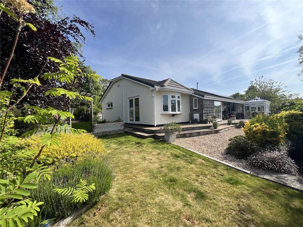 Stokenham, Kingsbridge, Devon, TQ7 4 bed bungalow - £795,000