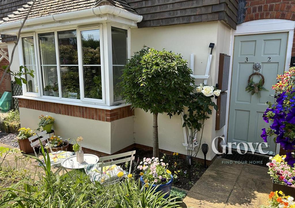 Swan Close, Blakedown 2 bed apartment for sale - £218,500