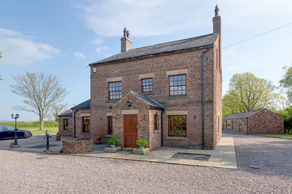 Town Lane, Much Hoole, PR4 5 bed detached house - £4,000 pcm (£923 pw)