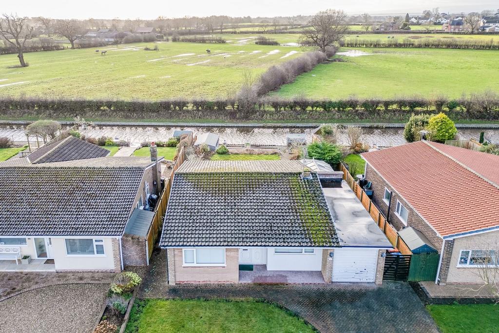 Ringway, Chester CH3 3 bed detached bungalow for sale - £475,000